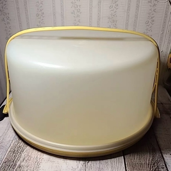 Tupperware | Kitchen | Tupperware Vintage Cake Carrier | Poshmark